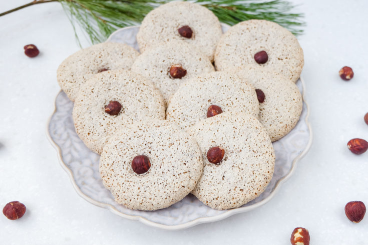German Hazelnut Cookies (Haselnussmakronen) - Recipes From Europe