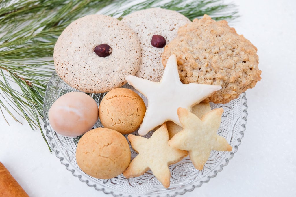10 Delicious German Christmas Cookies [+Recipes]