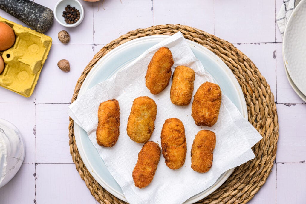 Croquetas de Jamón (Spanish Ham Croquettes) - Recipes From Europe