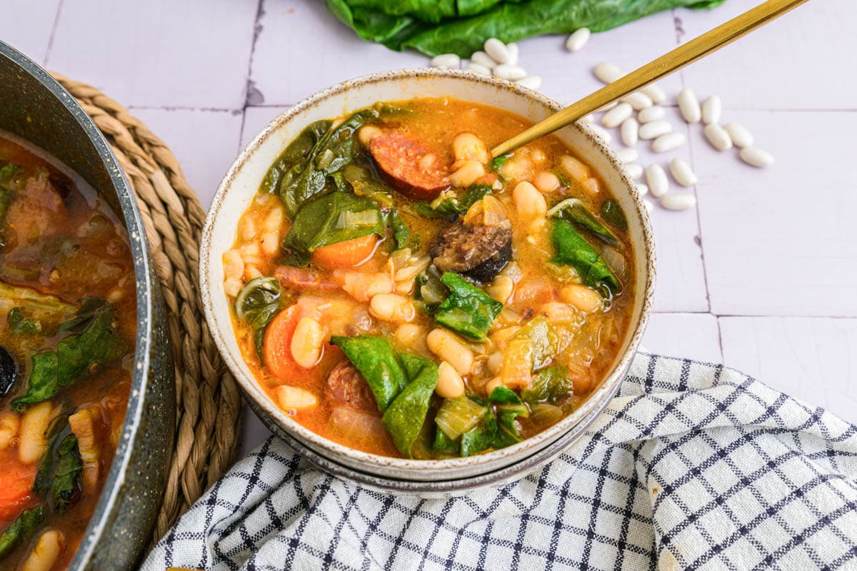 Spanish White Bean Stew (Potaje de chícharos) - Recipes From Europe