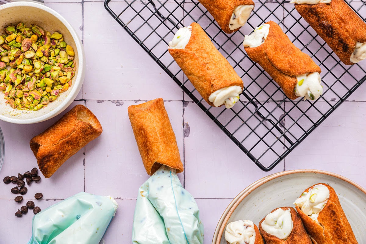 Cannoli (w/ Sweet Ricotta Filling) - Recipes From Europe